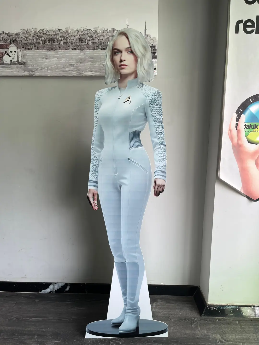 🌟 Jess Bush Tam Boy Maket & Plastik Standee – Ünlü Tam Boy Maketler Tam ...