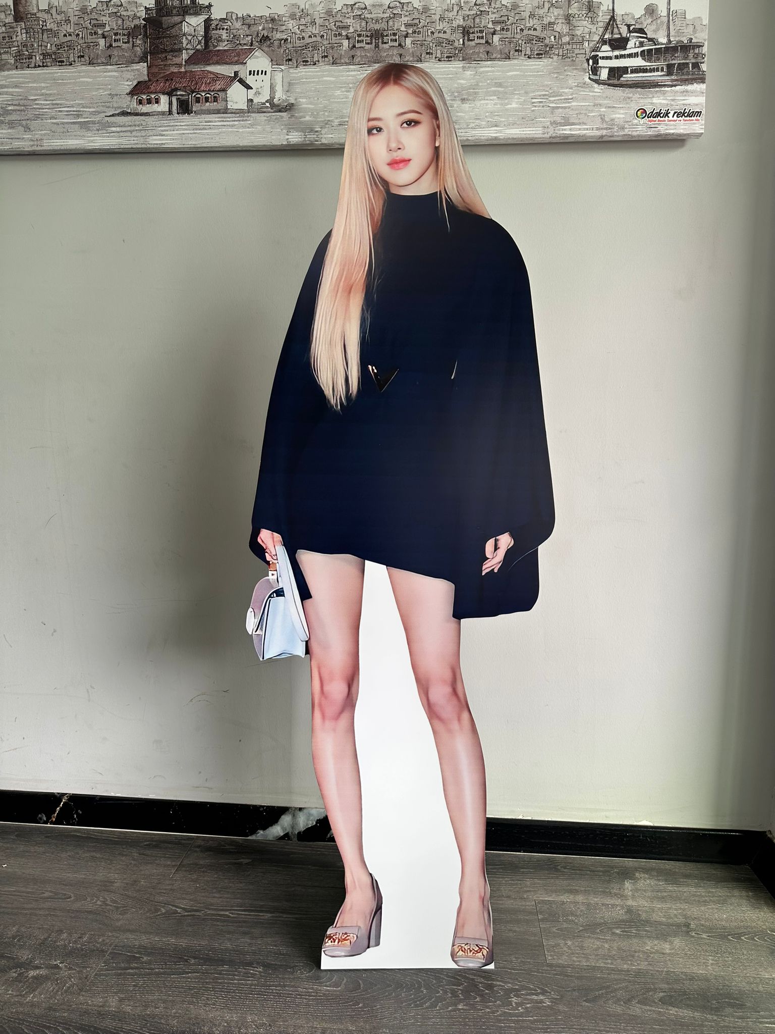 🎶 BLACKPINK Cardboard Figure – Jisoo, Jennie, Lisa & Rosé Life-Size Standee