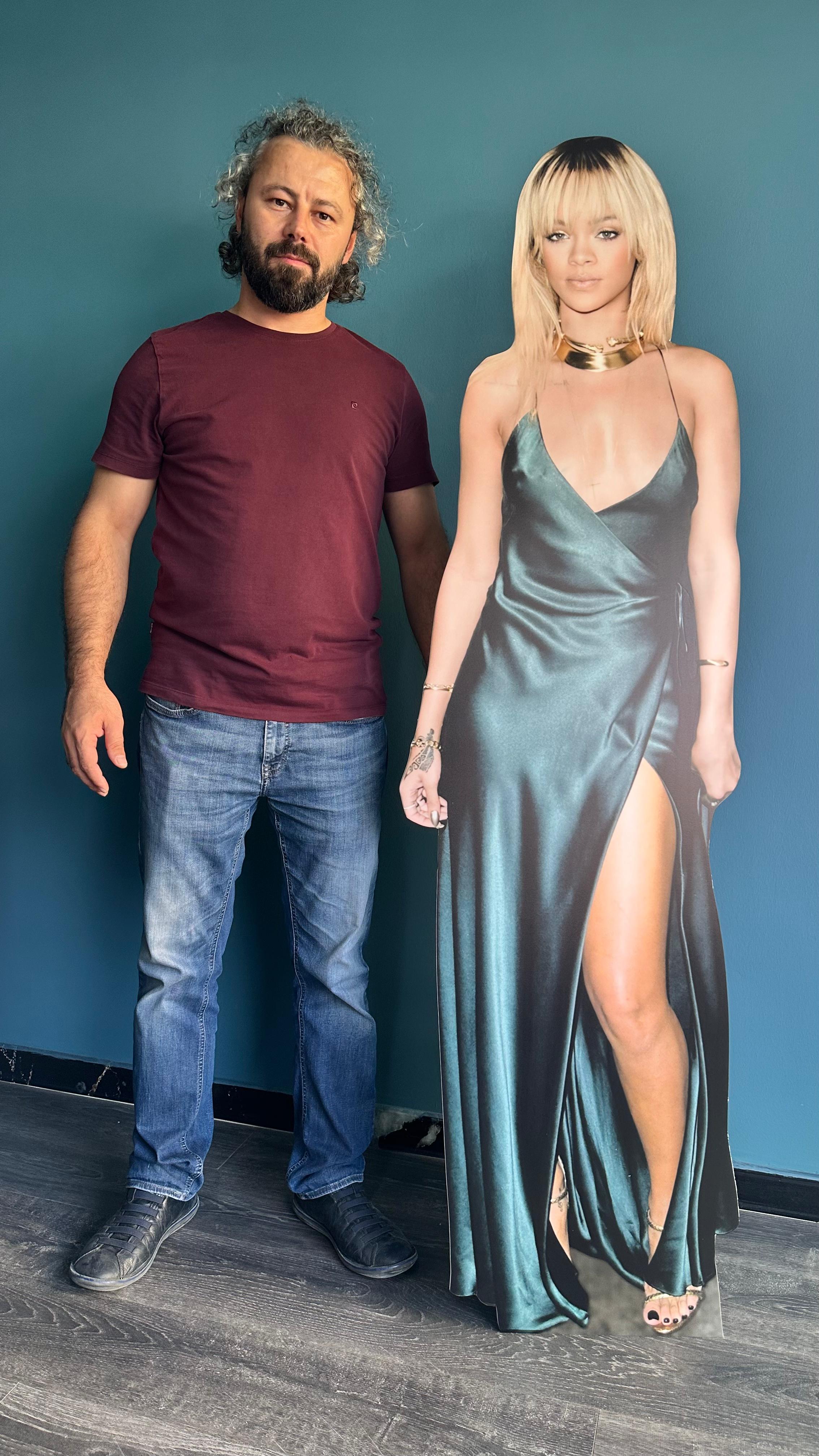 💚Rihanna Cardboard Cutout – Blonde Hair & Green Dress (Robyn Rihanna ...