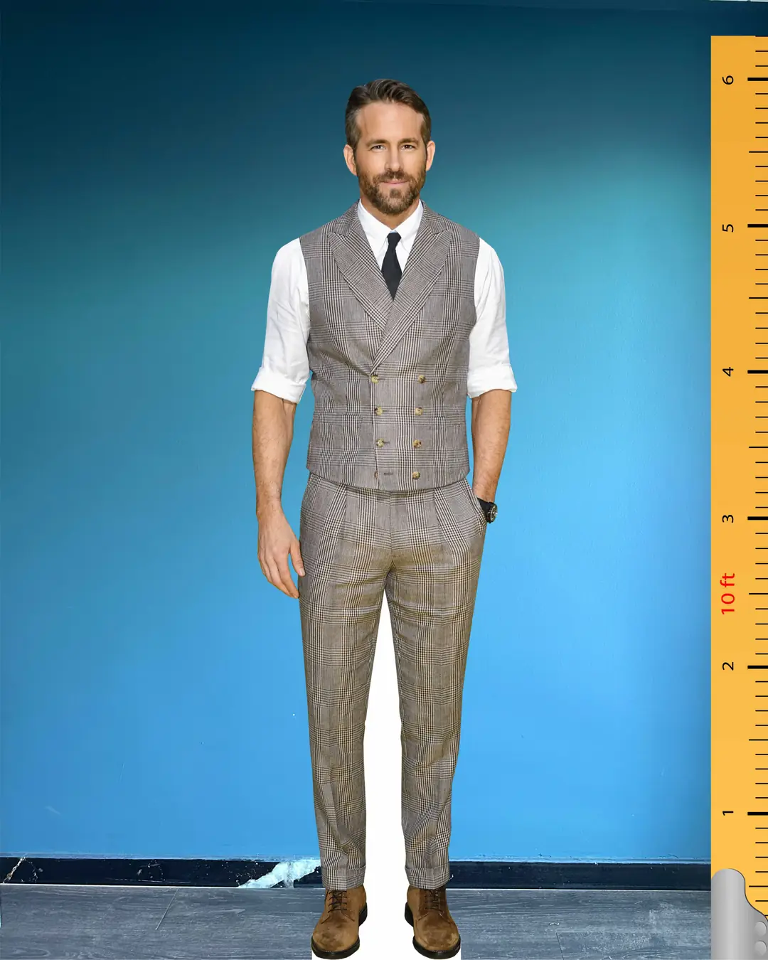 ryan-reynolds-cardboard-cutout-model-standee-plastic-figure.jpg