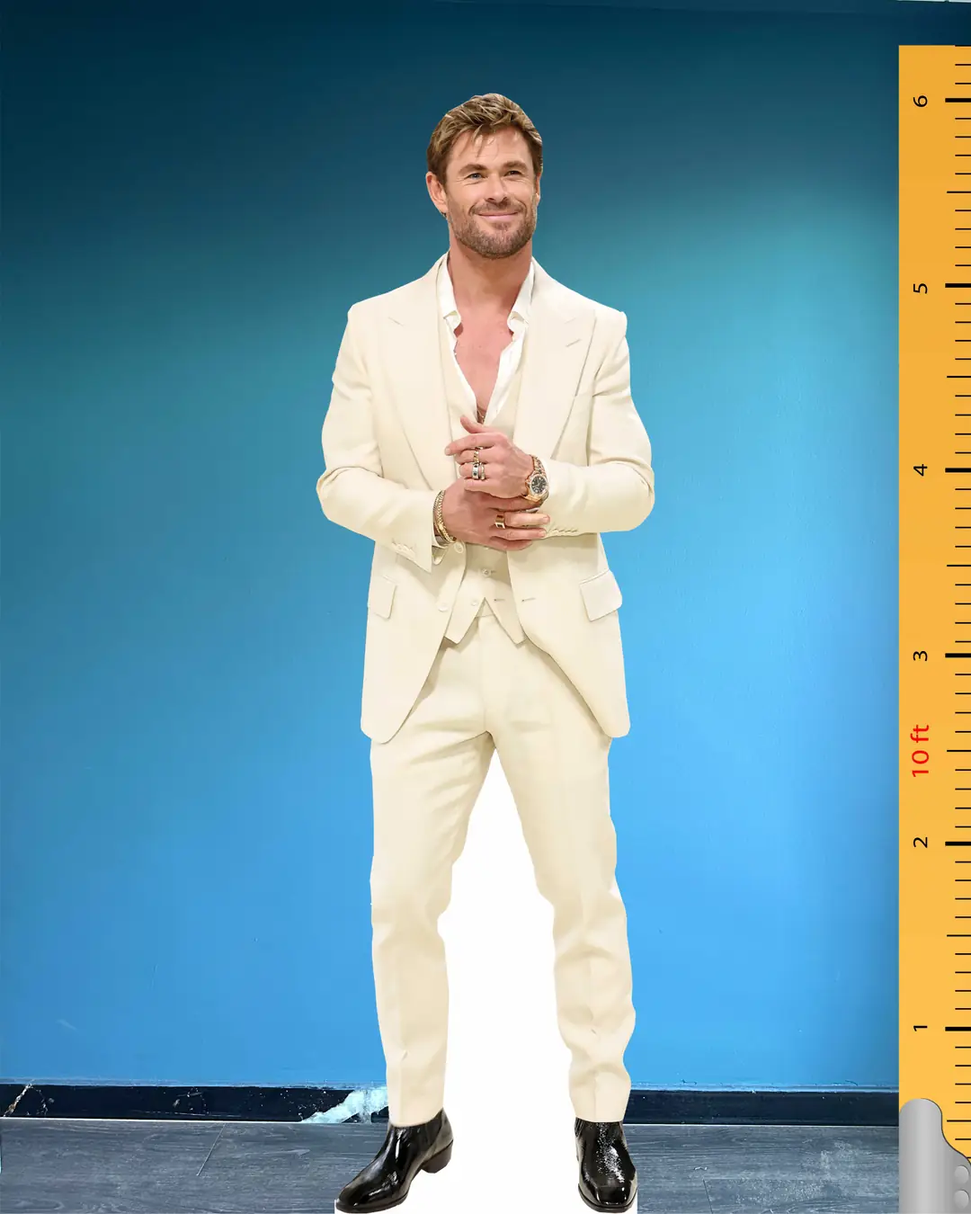 🕴️ Chris Hemsworth Cardboard Figure – Life-Size Plastic Standee Model ...