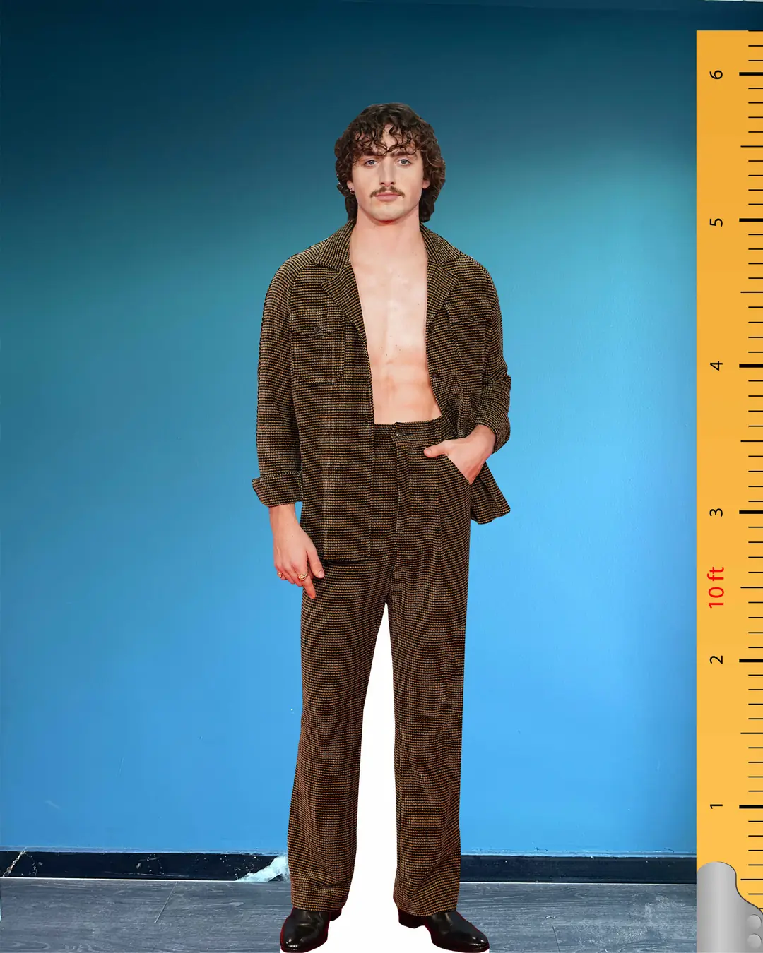 🎶 Benson Boone Lebensgroßer Pappaufsteller – Star der MTV Europe Music ...