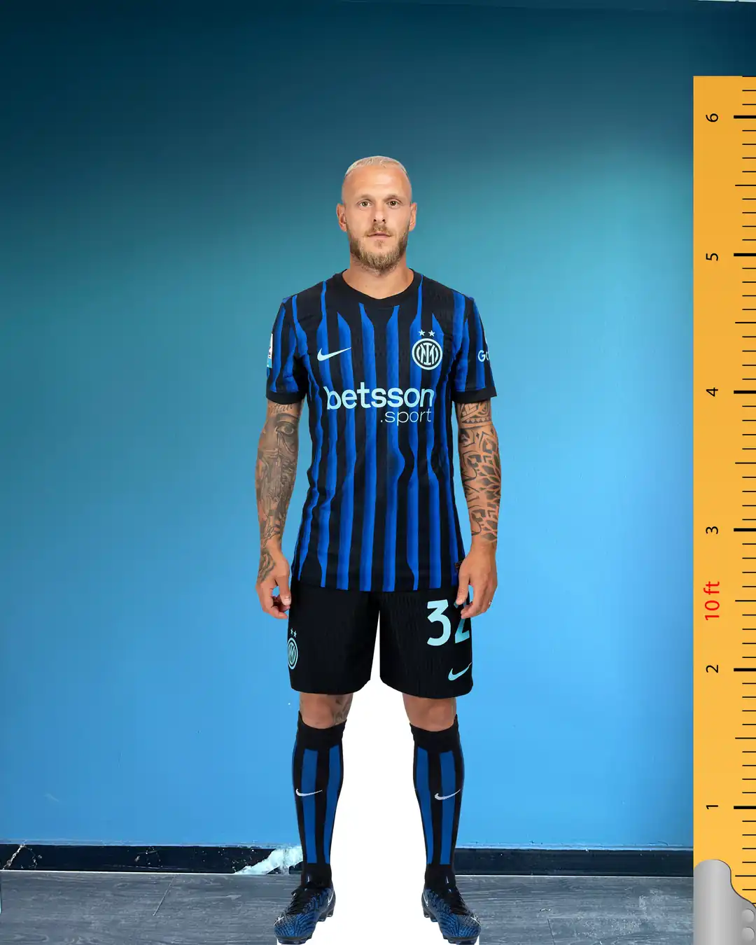federico-dimarco-life-size-cardboard-cutout-model-inter-milan-number-32 ...