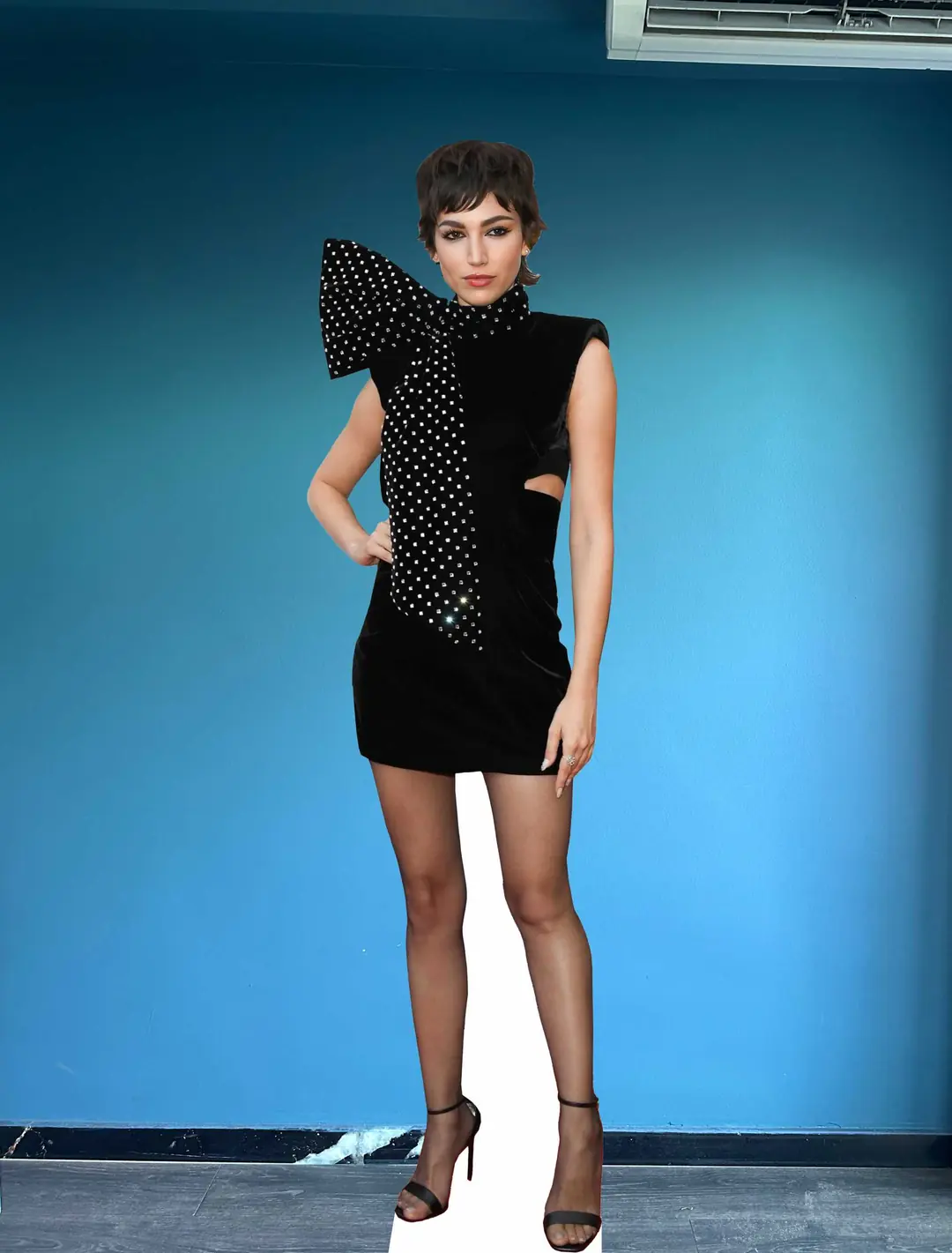 🎭 Úrsula Corberó Sagoma in Cartone – Tokyo (La Casa de Papel) a ...