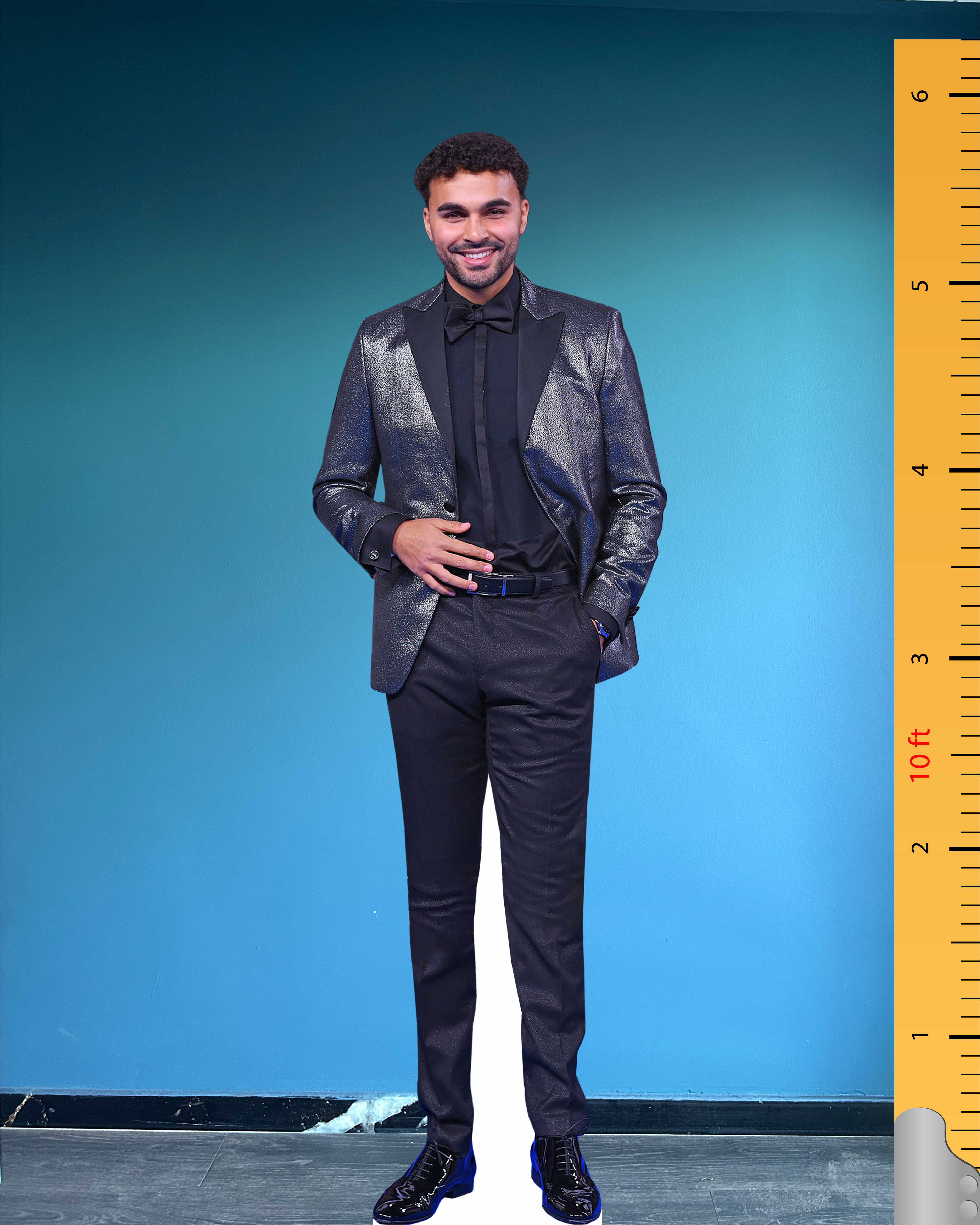 📸 Silhouette en carton grandeur nature de Younes Zarou – Édition ...