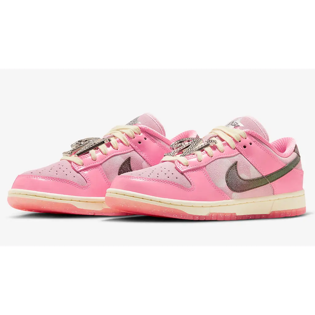 Nike Dunk Low Barbie