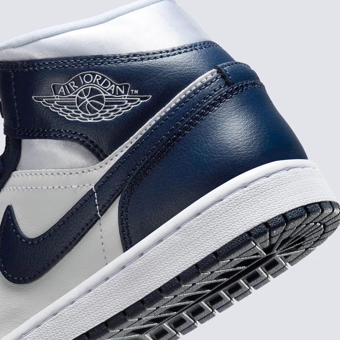 Air Jordan 1 Mid "Football Grey/White/Midnight Navy"