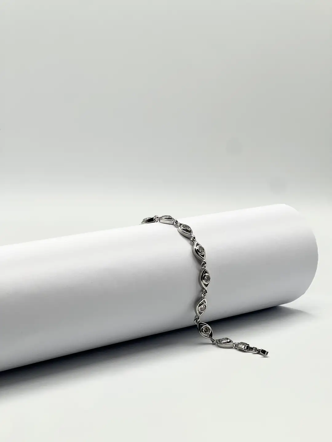 Çelik Göz Bebeği Işıltısı