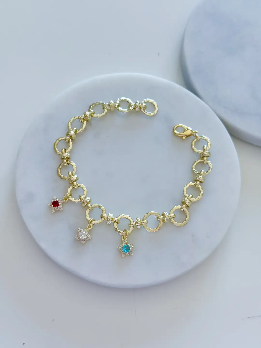 RENKLİ TAŞ CHARMLI BİLEKLİK