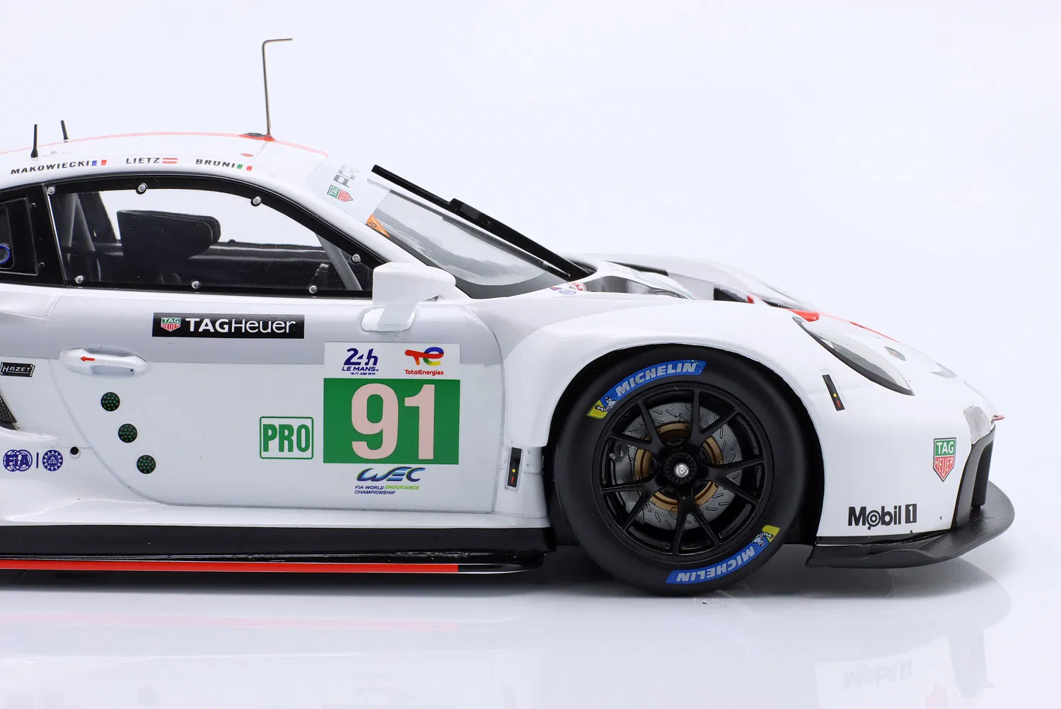 Ixo | IXLEGT18-23027 | 1/18 Ölçek 2022 Porsche 911 RSR #91 Bruni ...