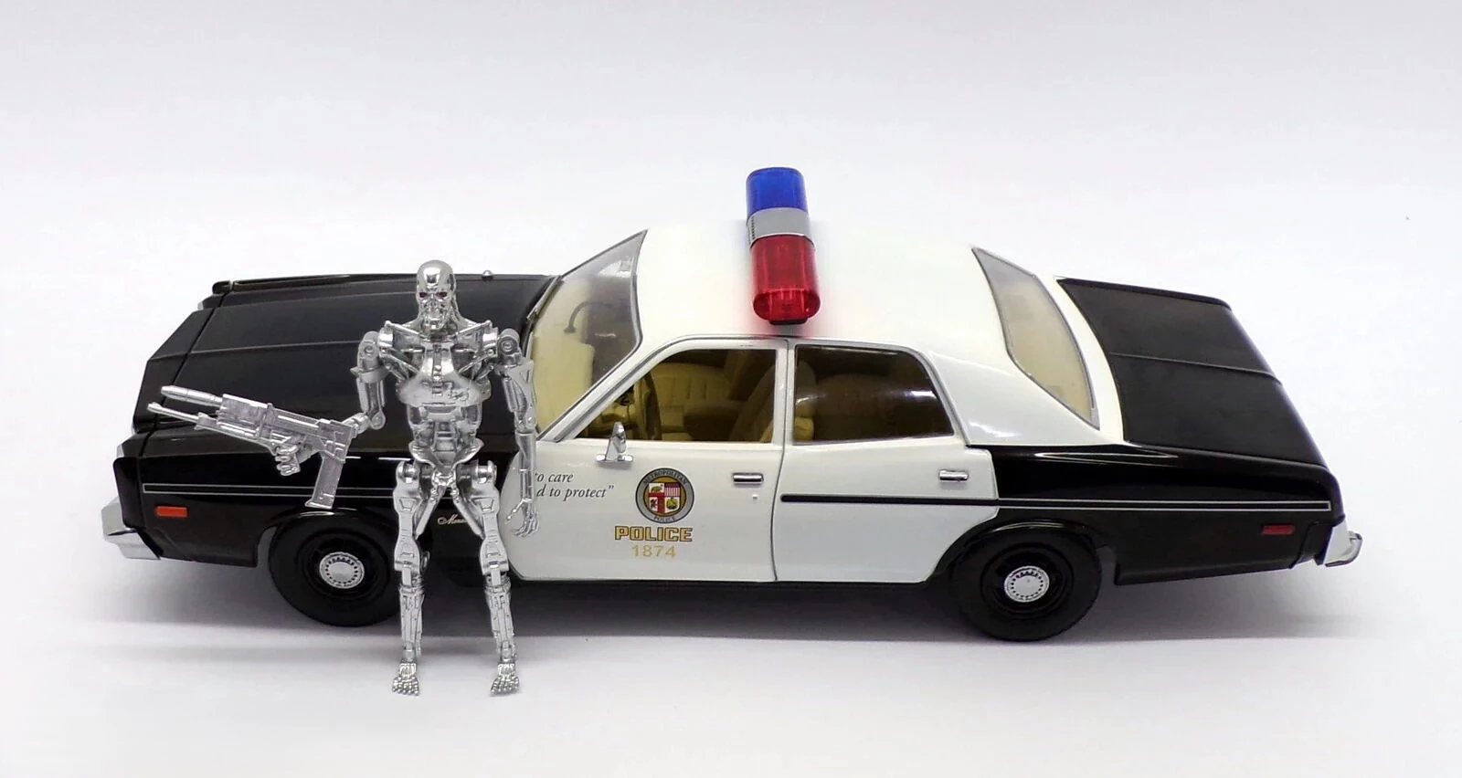 Greenlight | GL19042 | 1/18 1977 Dodge Monaco Metropolitan Police With ...