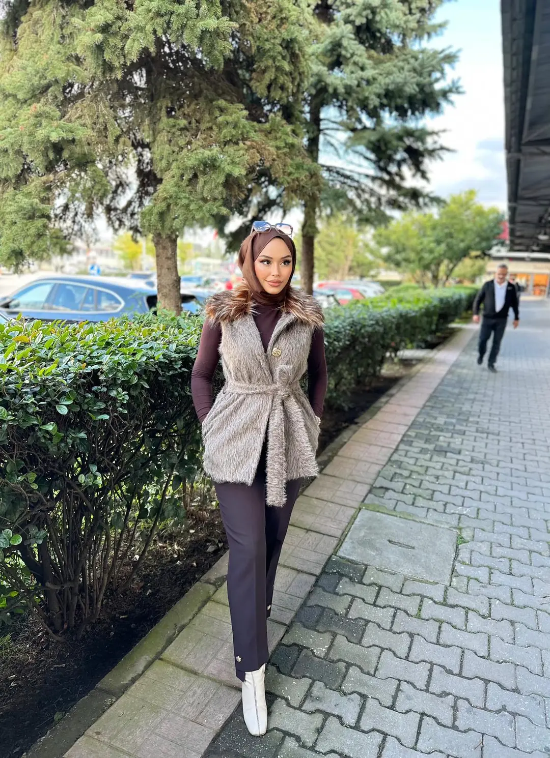 Minel Kadın Kahverengi Kısa Kürklü Yelek