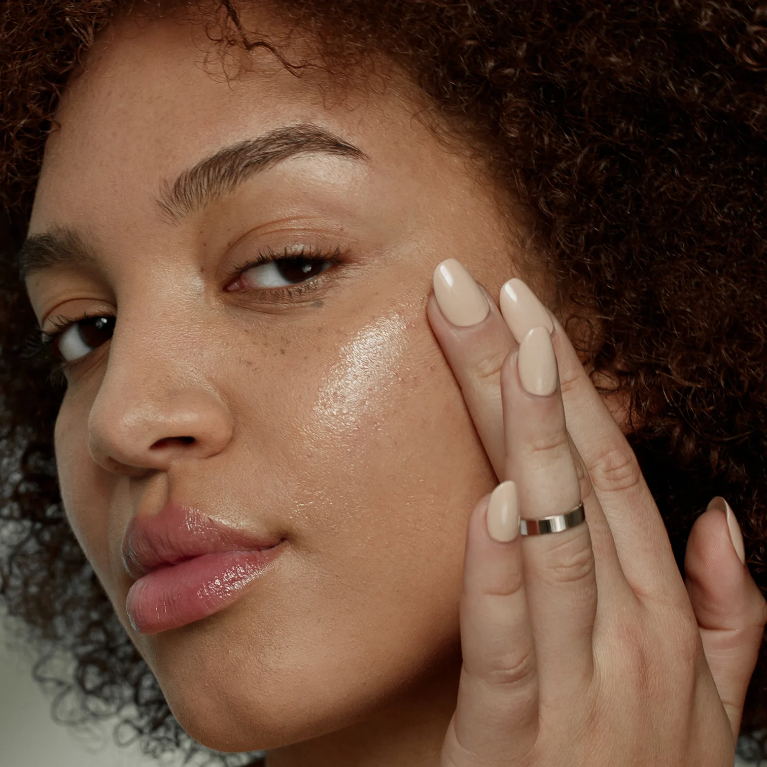 Yenileyici ve Nemlendirici Serum 30 ml