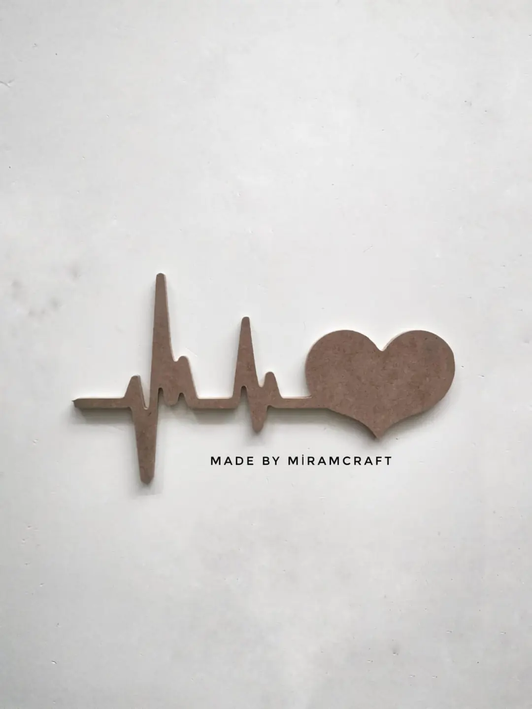 ÇİZGİSEL KALP RİTMİ DEKORU - BOYANABİLİR MUTFAK AKSESUARI