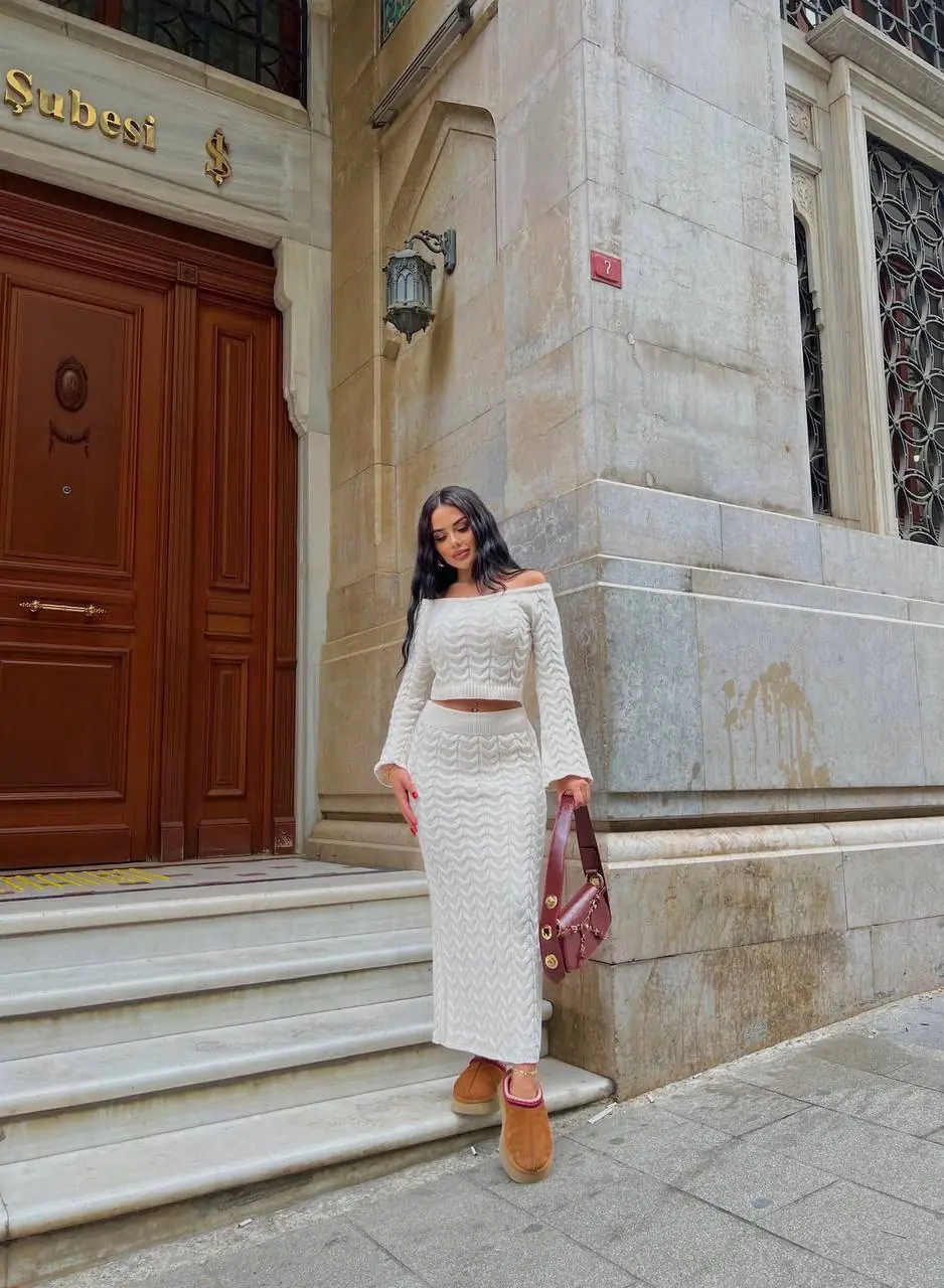 MADONNA COLLAR SKIRT KNIT SUIT