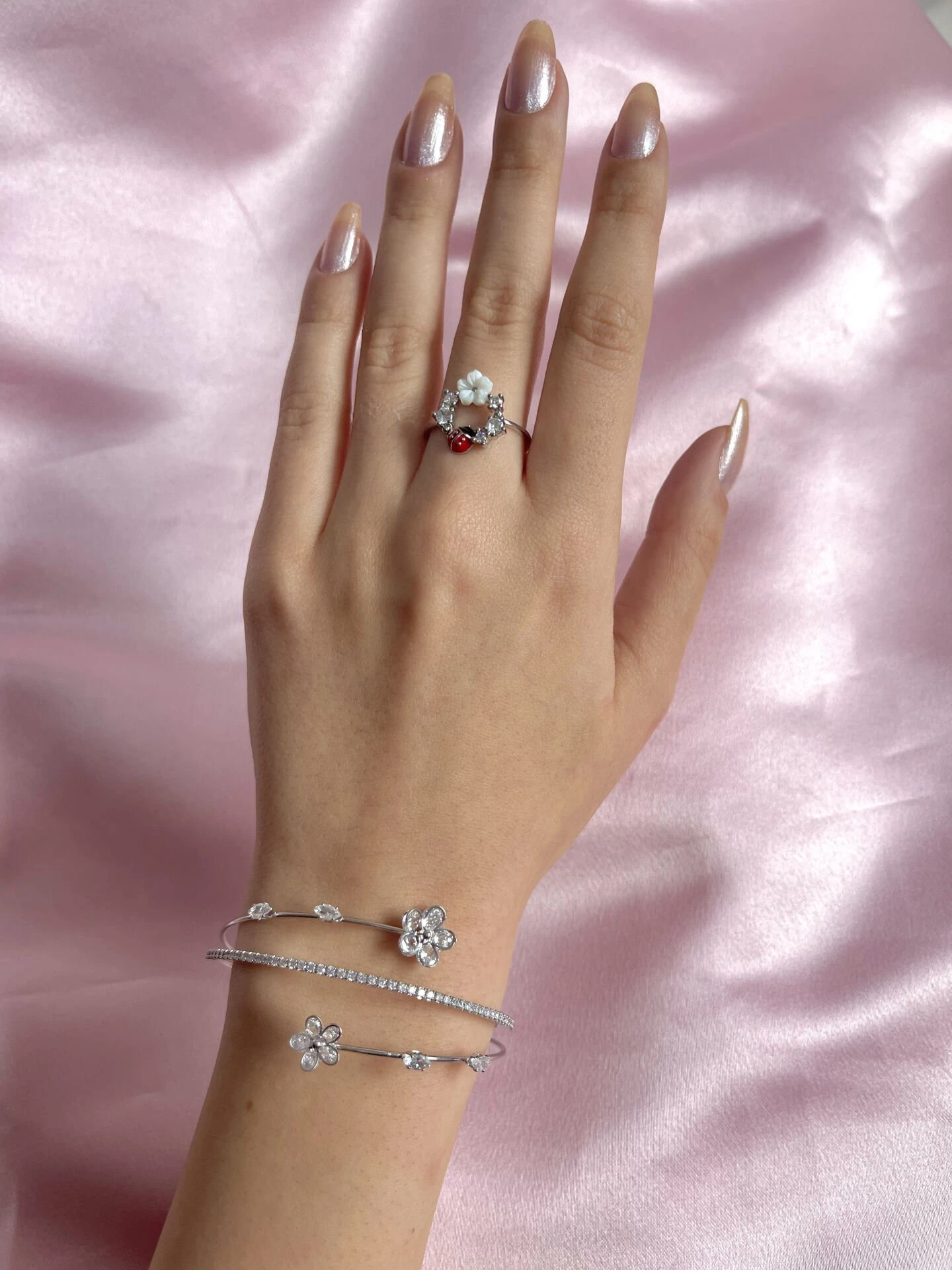 Reorah - Double Daisy Bracelet