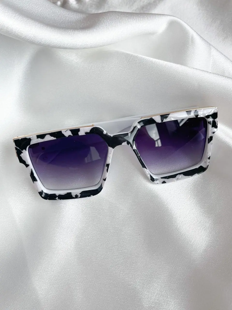 Reorah - Pearlescent Marble Glasses