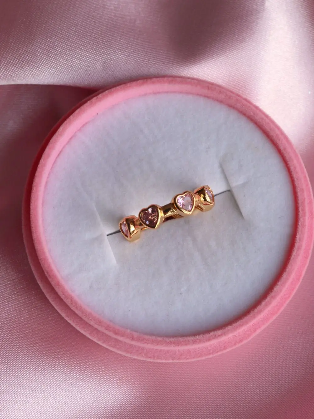 Reorah - Minimal Lovely Hearts Ring