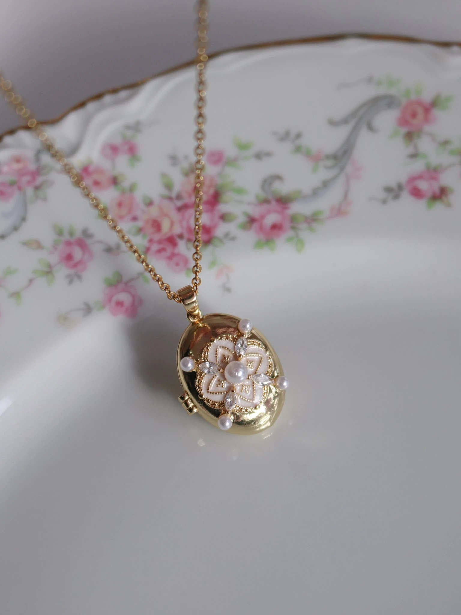 Pearl of the Ancients Personalized Photo Locket Necklace