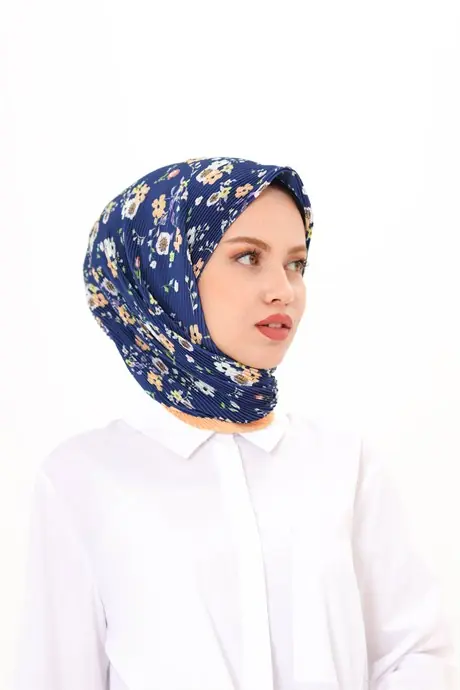 Vernal Pattern Pleated Scarf | MOONCORN