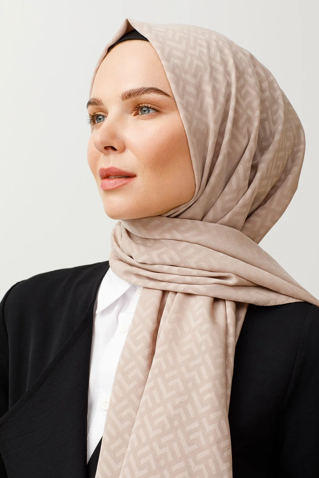 Bej Z Desen İpeksi Jakar Şal | MOONCORN