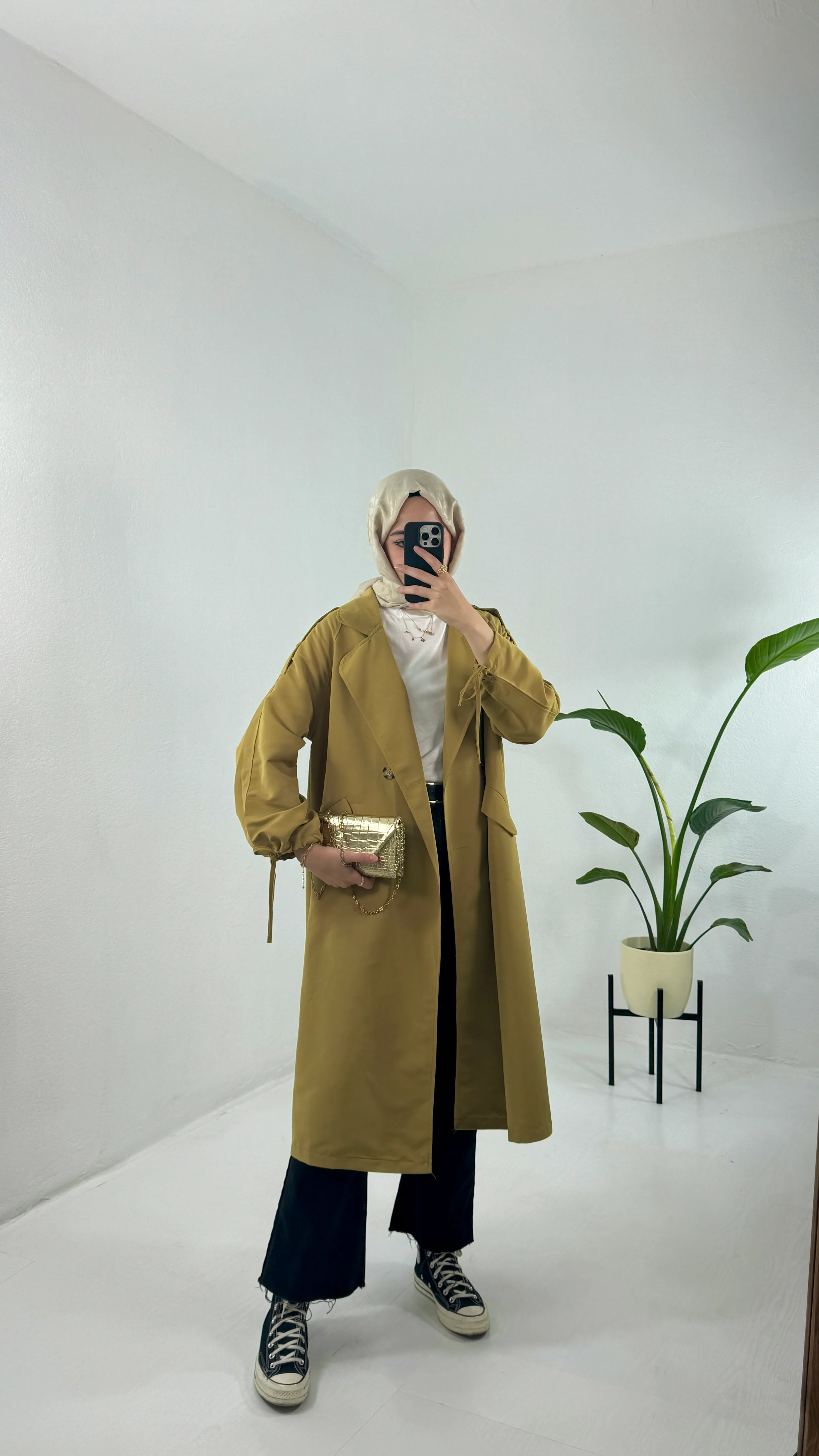 Oli Trençkot - Qufra