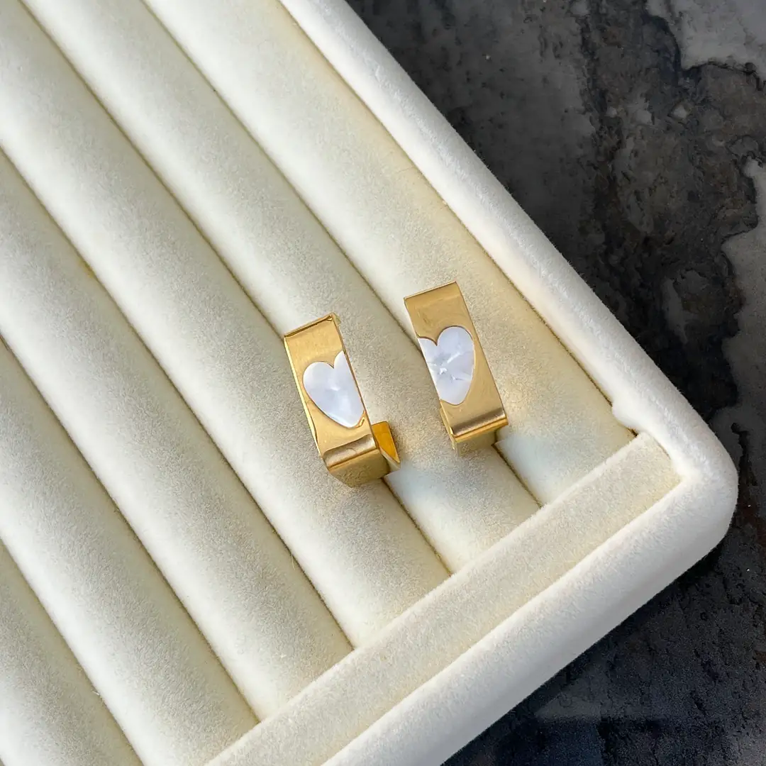 Çelik Kare Kalp Küpe