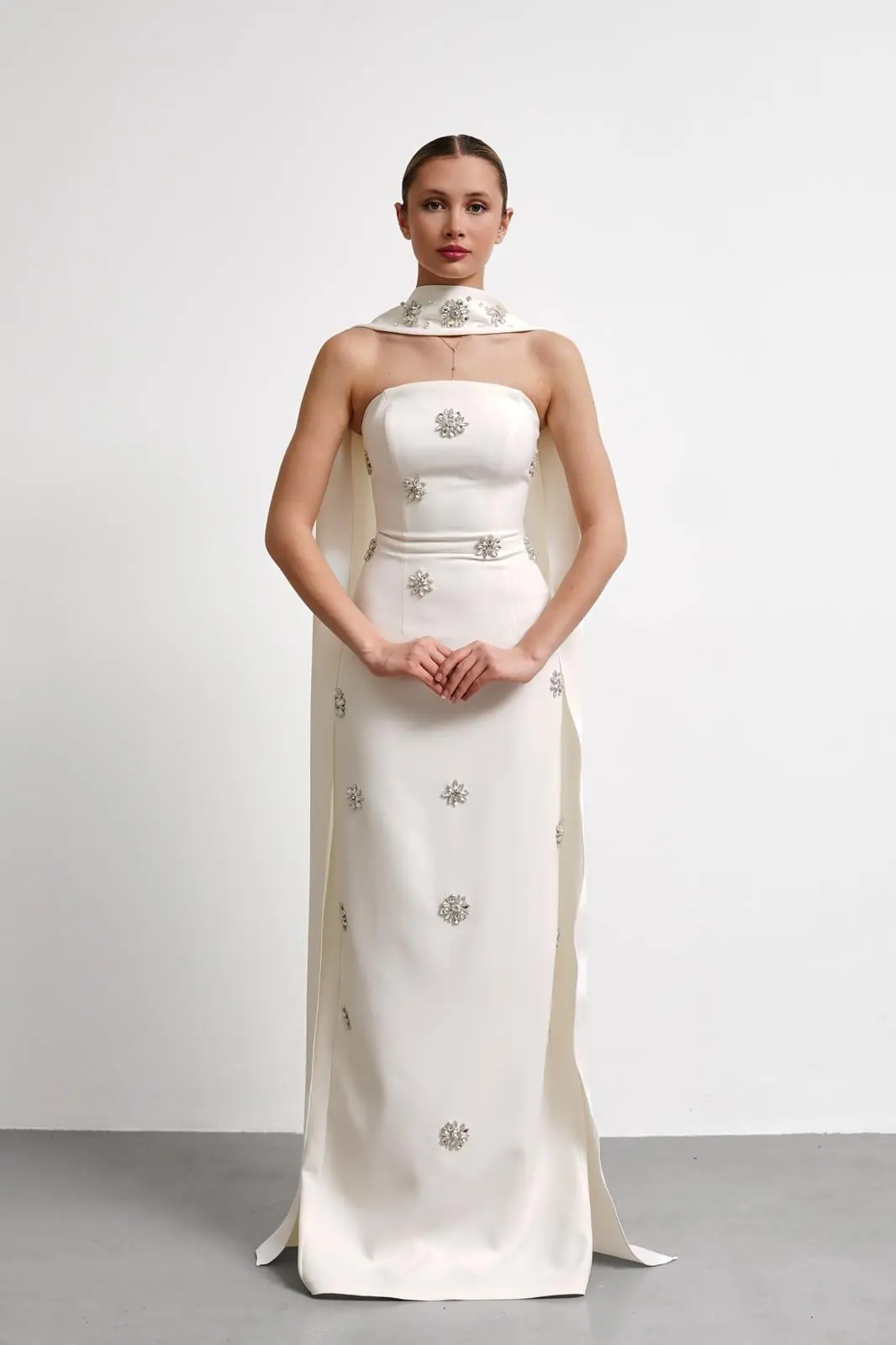 https://www.oykuwear.com.tr/ownight-orabella-straplez-tas-cicek-detay ...