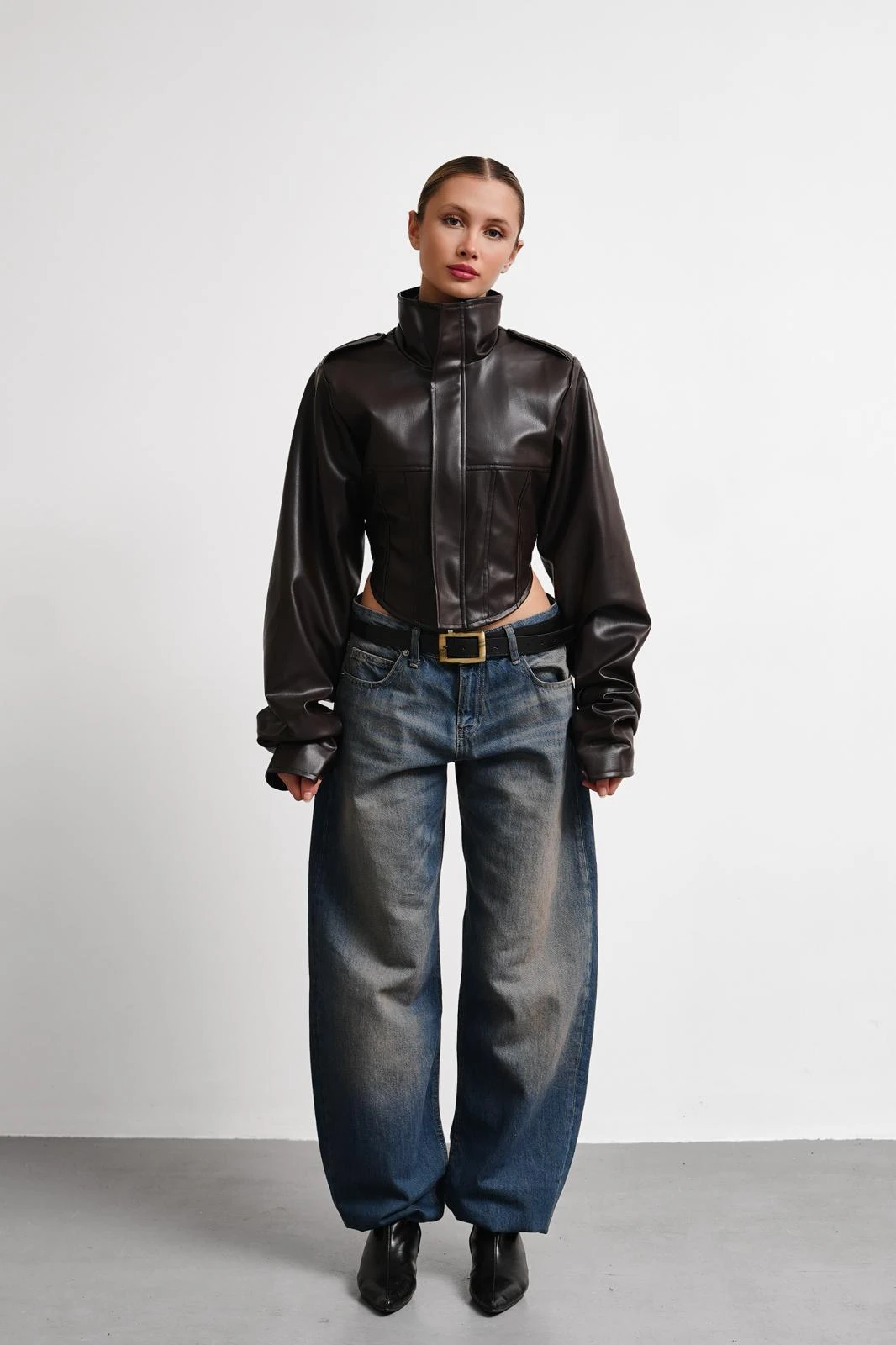 https://www.oykuwear.com.tr/theow-claris-dik-yaka-aci-kahve-deri-ceket