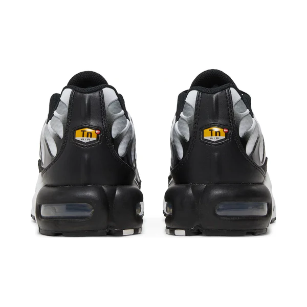 Air Max Plus TN Black Fade – Günlük Tam Siyah Fade Sneaker