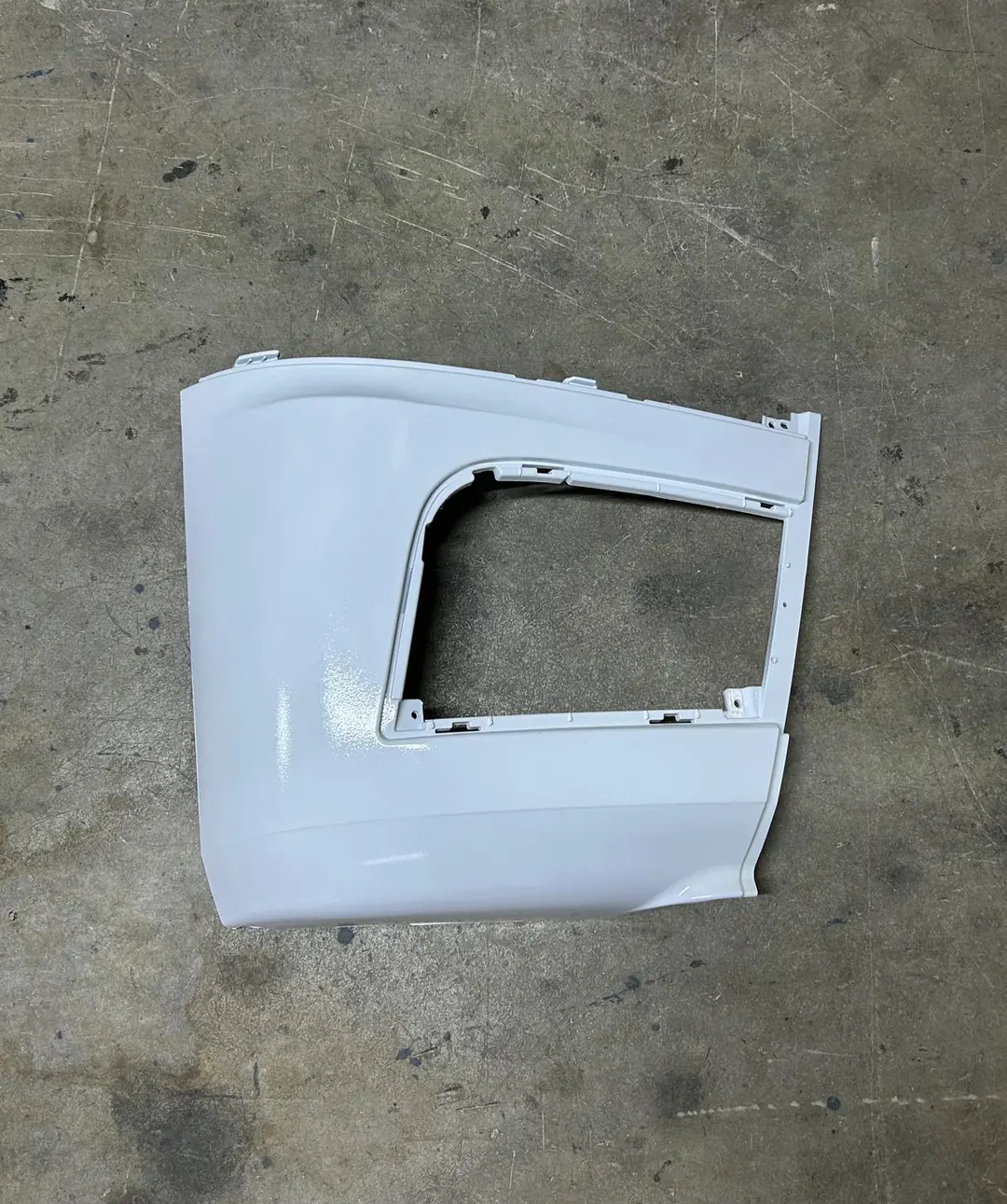 SAĞ TAMPON MP4 ACTROS KIVRIKLI (BEYAZ BOYALI)-(1848-1851) 9608850538