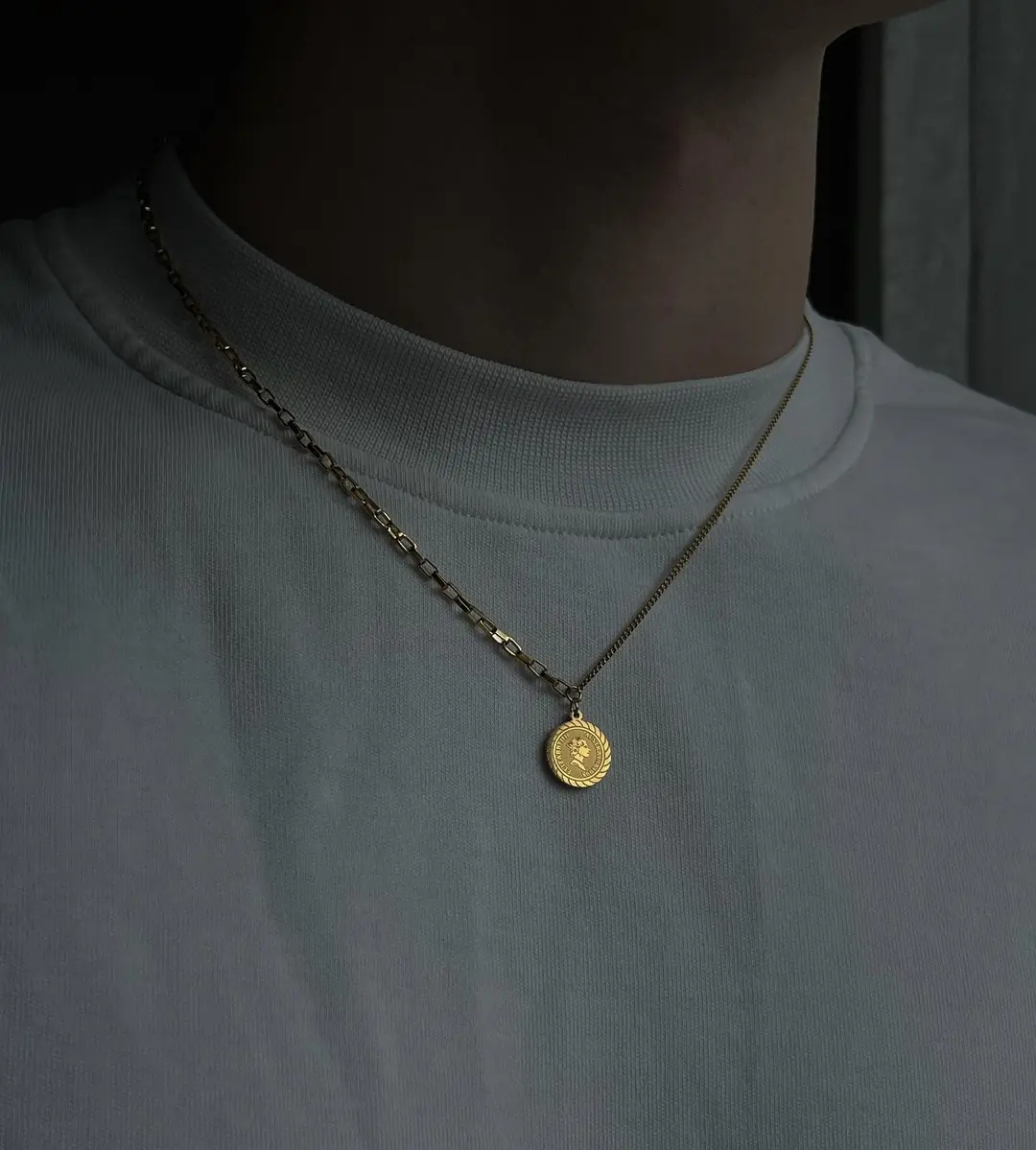 Gold Different Chain Elizabeth Necklace