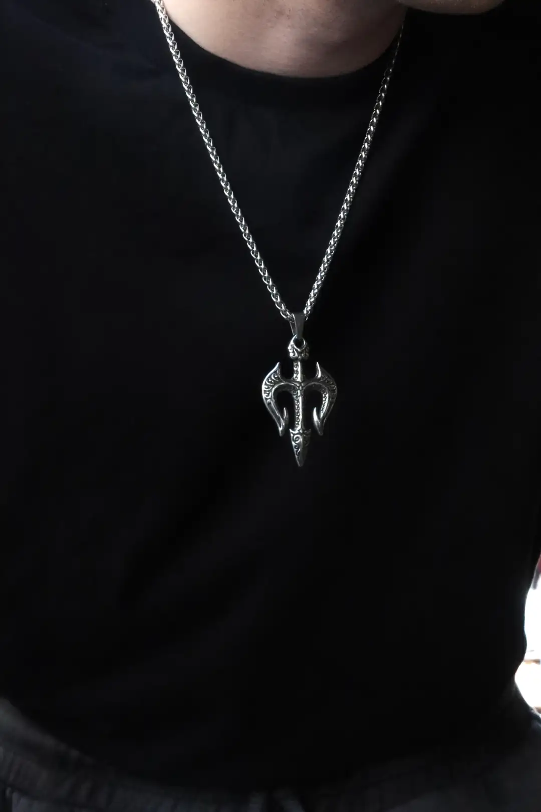 Varkor Crest Necklace