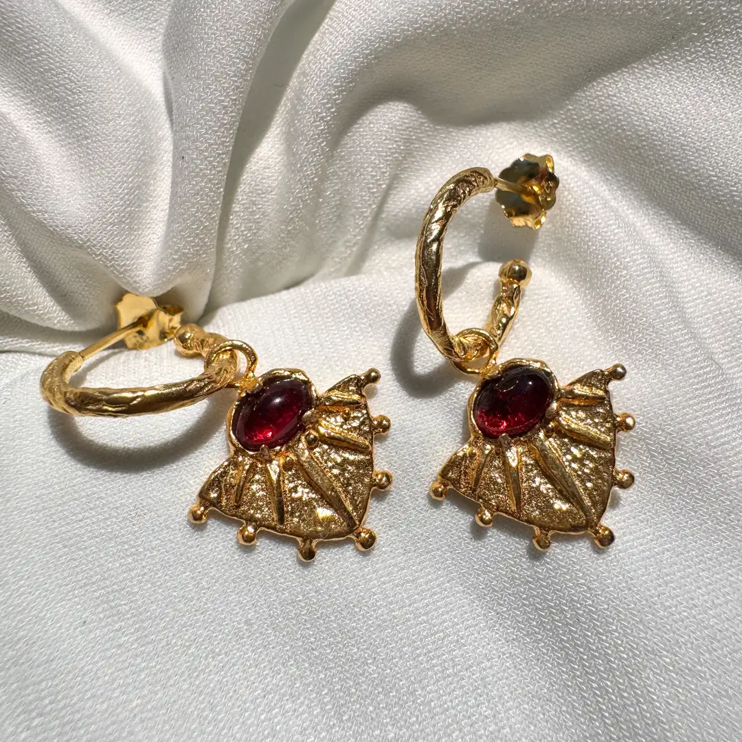 Aura Garnet Solar Stud Halka küpe