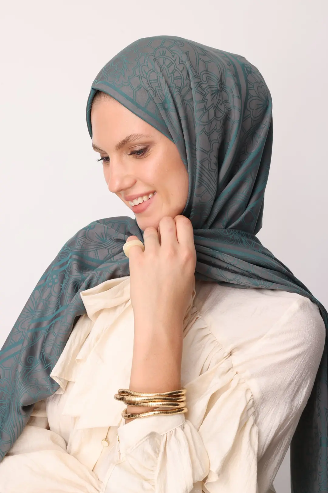 Lavin-Pattern Reversible Shawl